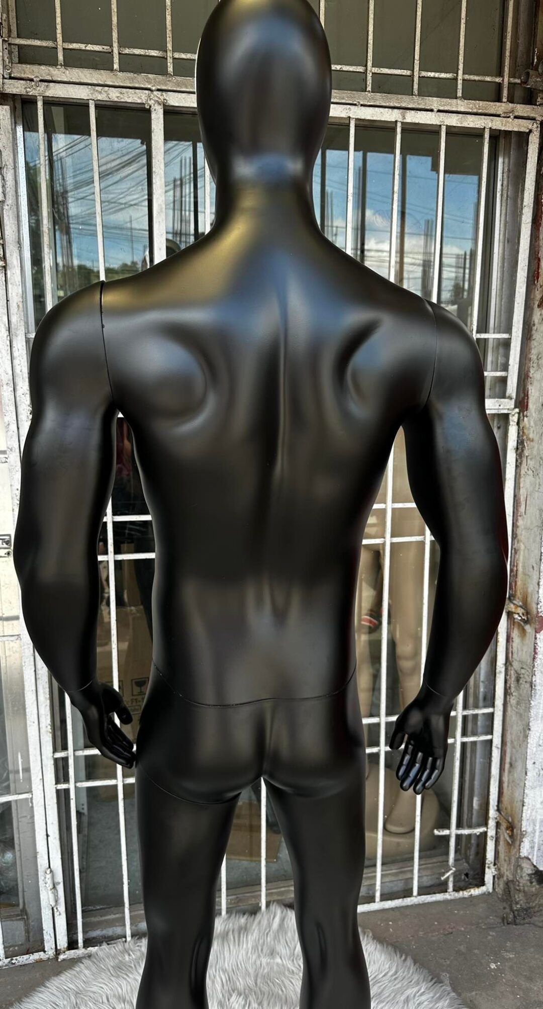 MALE MATT BLACK COLOR SLIVER FACE FULL BODY SPORTS MANNEQUIN WINDOW ...